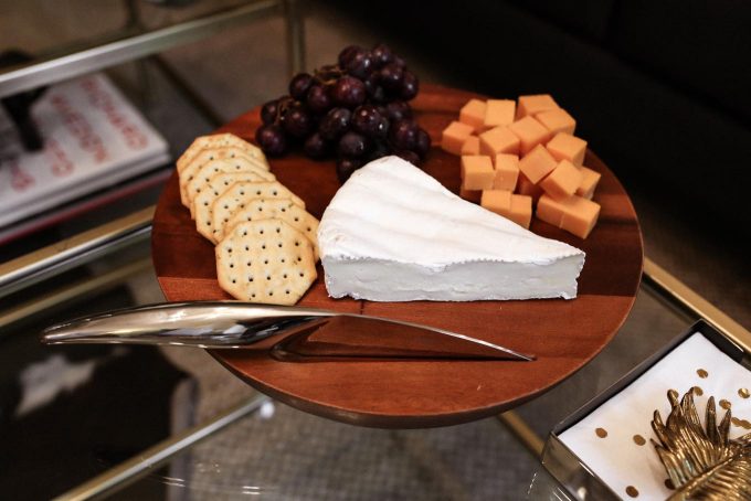 9 Essential Serving Pieces Every Host Needs - MEMORANDUM