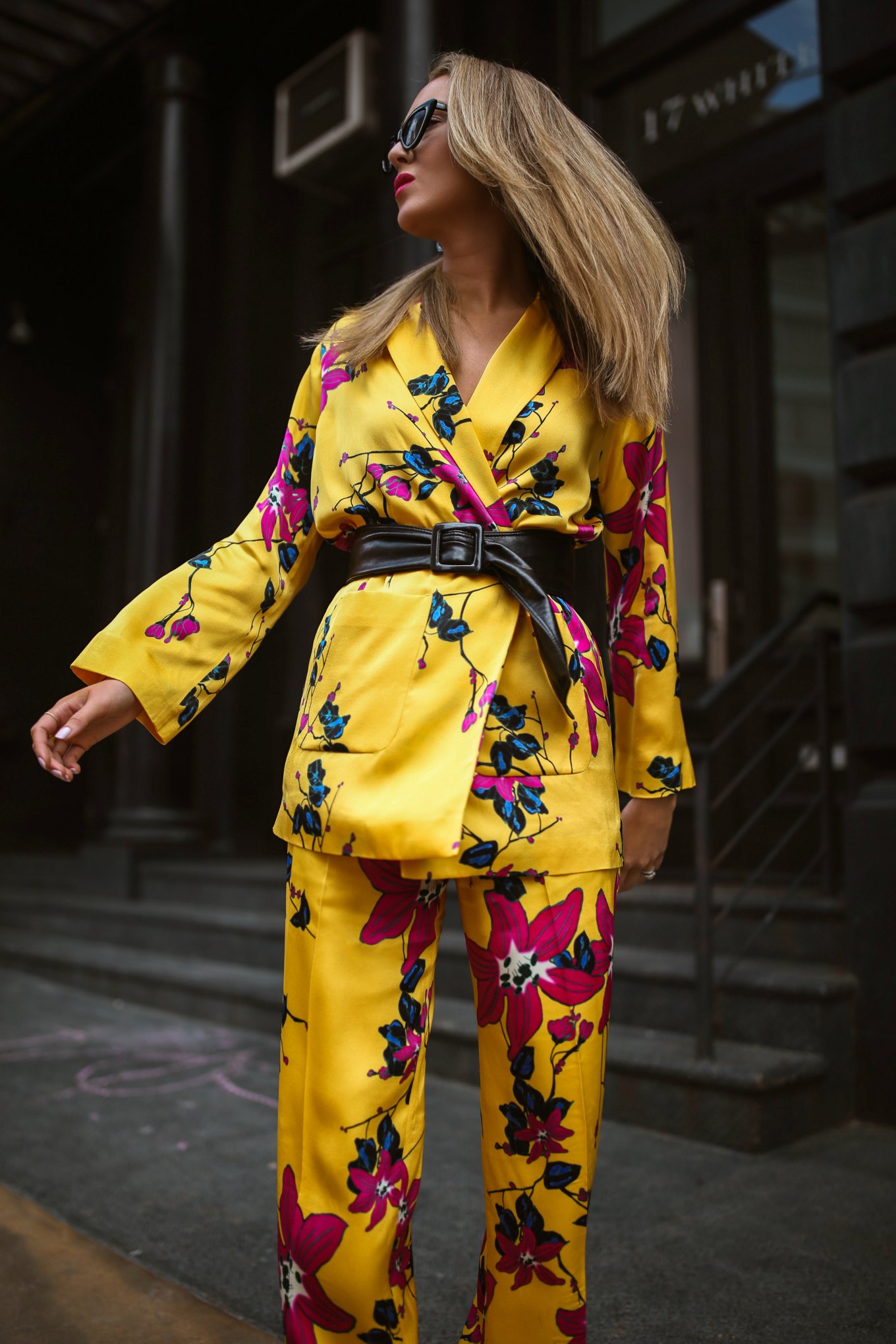 how-wear-pajama-trend-classic-style-work-wear-office-professional-women ...
