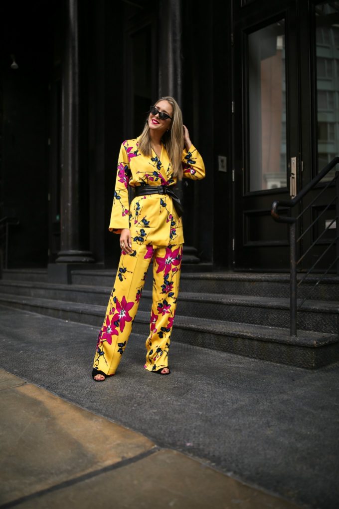 how-wear-pajama-trend-classic-style-work-wear-office-professional-women ...