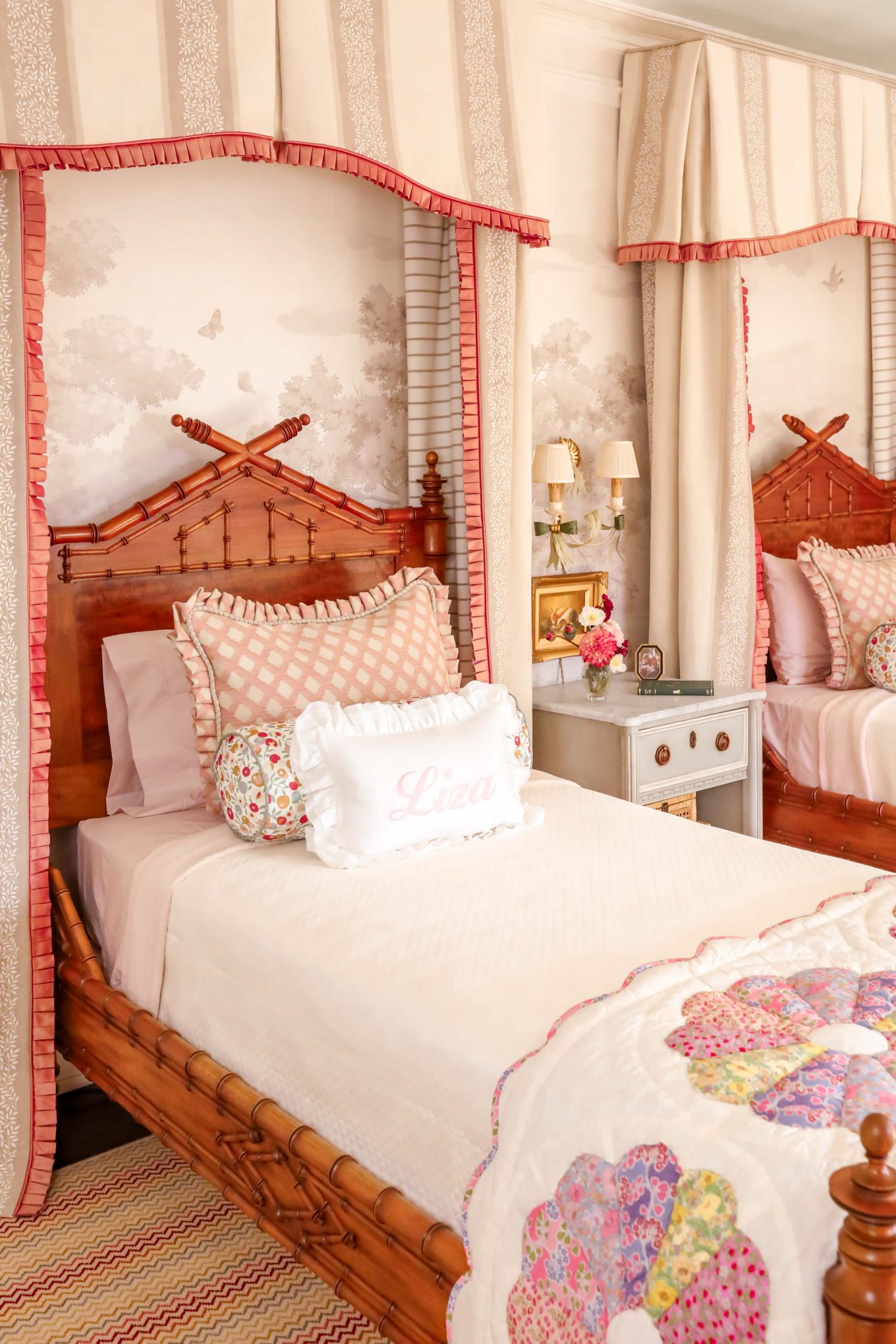 Little Girls' Colorful, Collected Safari Bedroom Decor - MEMORANDUM ...
