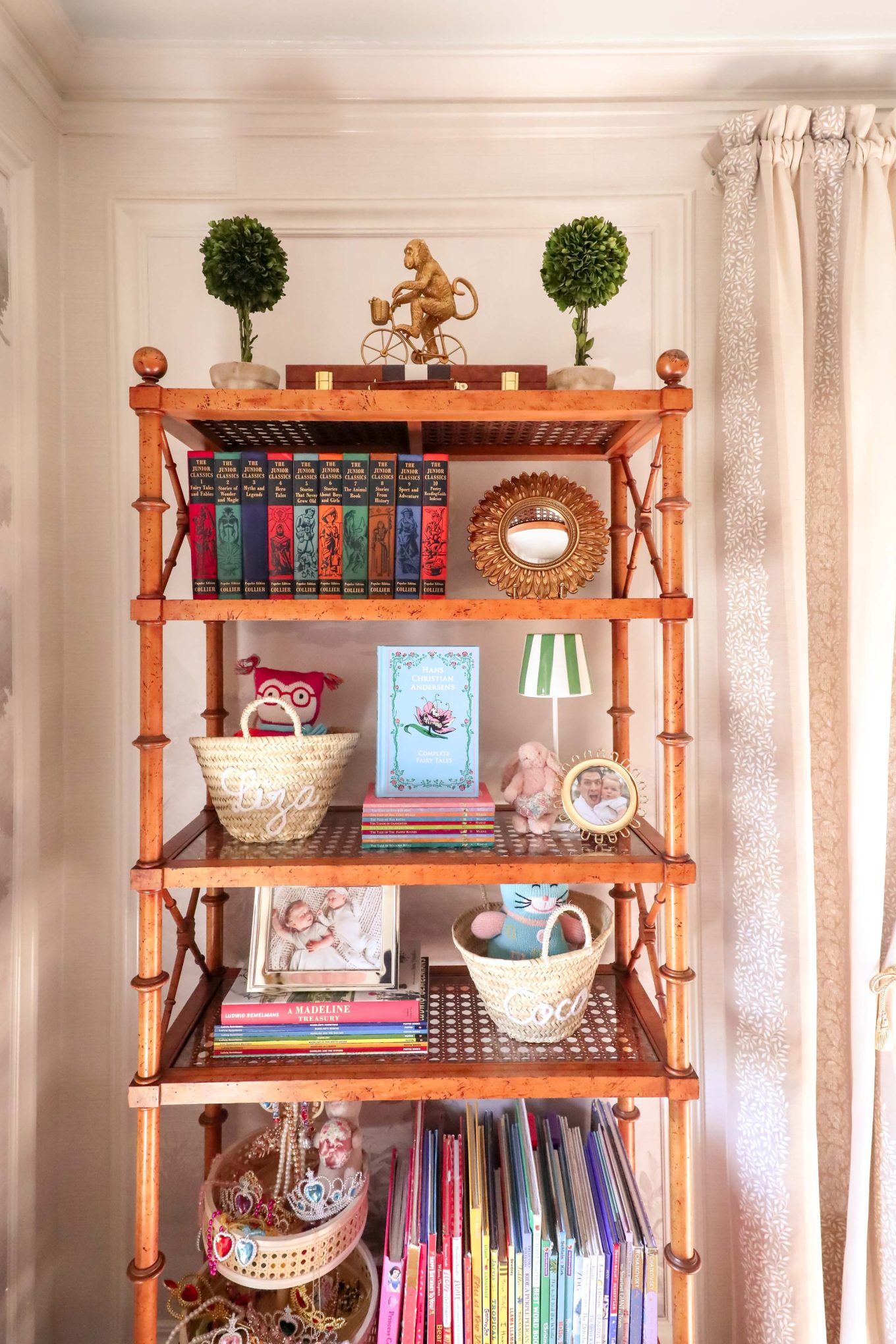 Little Girls' Colorful, Collected Safari Bedroom Decor - MEMORANDUM ...